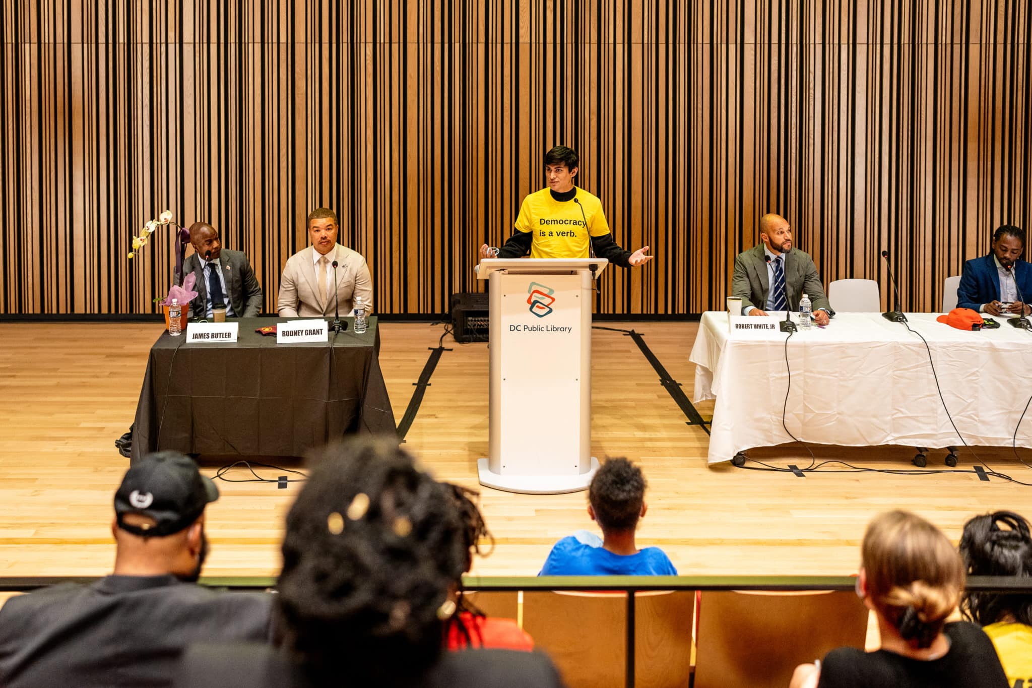 Announcing the 2022 DC Benefit: Democracy is a Verb | Mikva Challenge